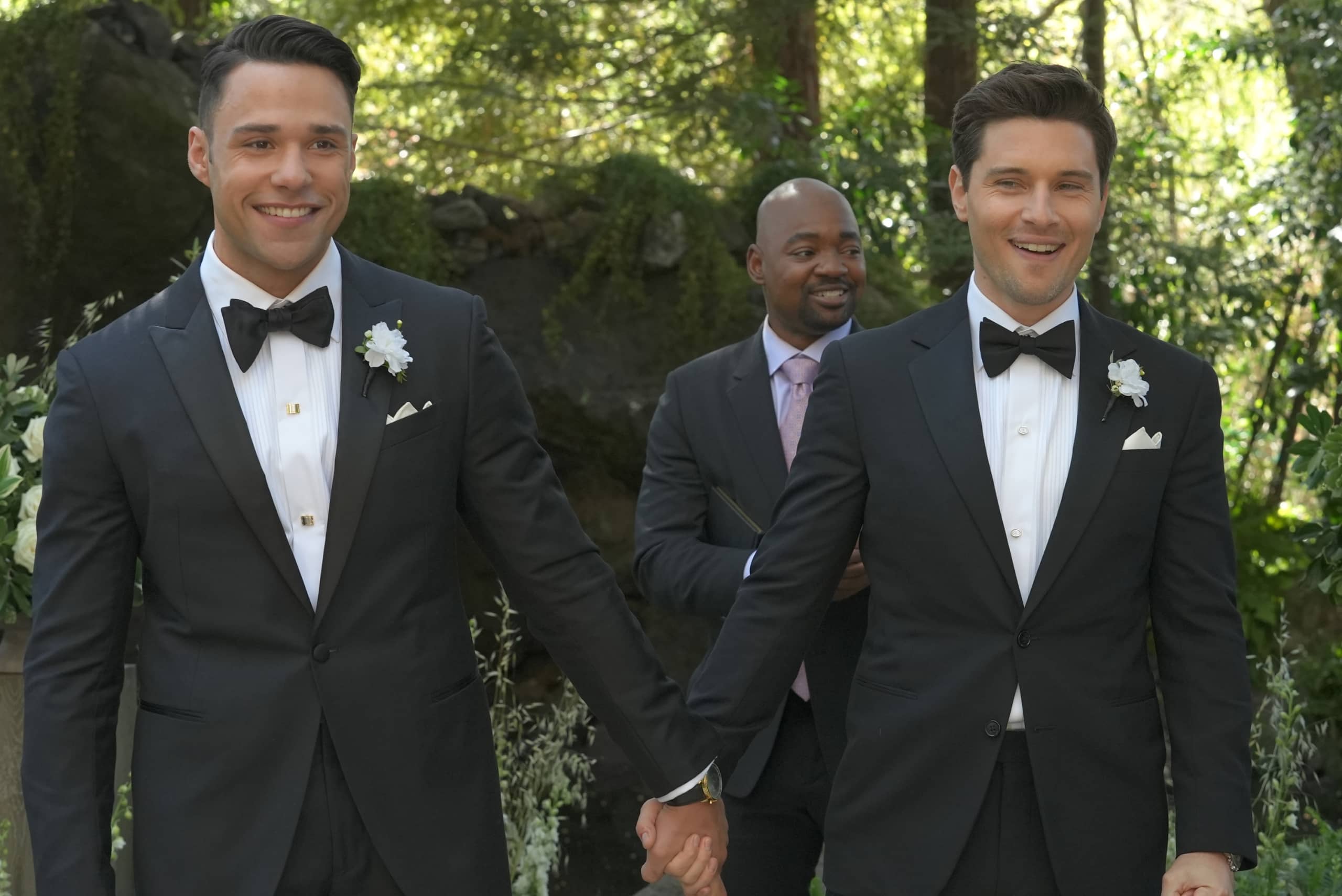 ‘9-1-1: Lone Star’ Season 5 Sneak Peek — The Reyes-Strand Family Gains ...